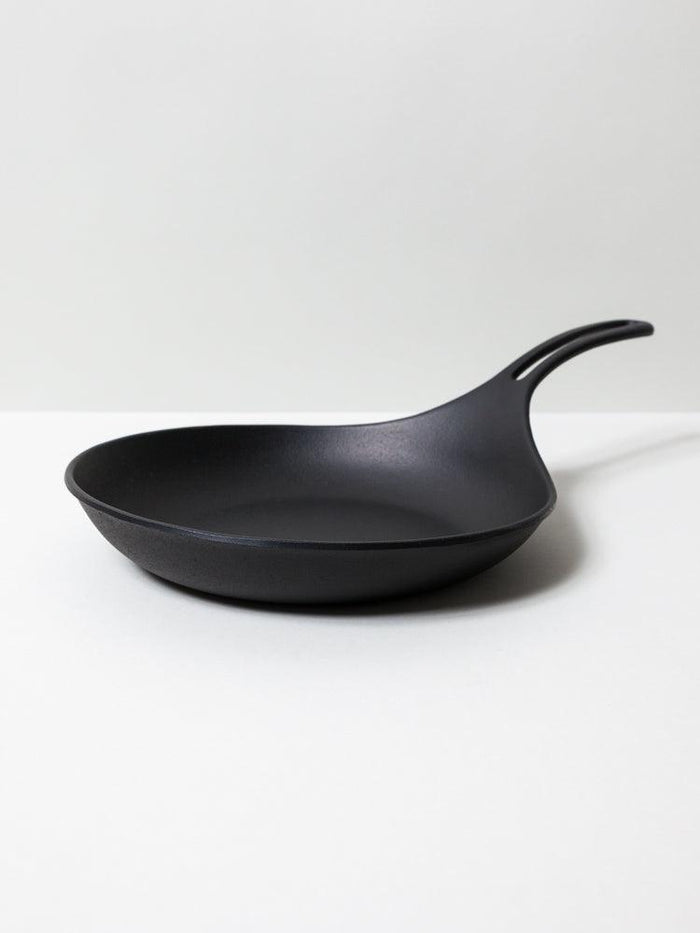 Iwachu Cast Iron Pan | Japanese Cast Iron Cookware | rikumo
